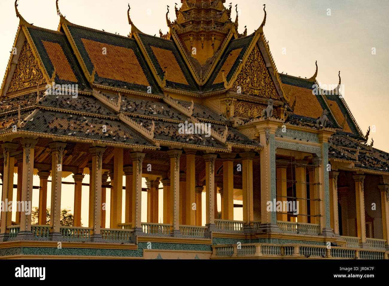 royal palace phnom penh Stock Photo - Alamy
