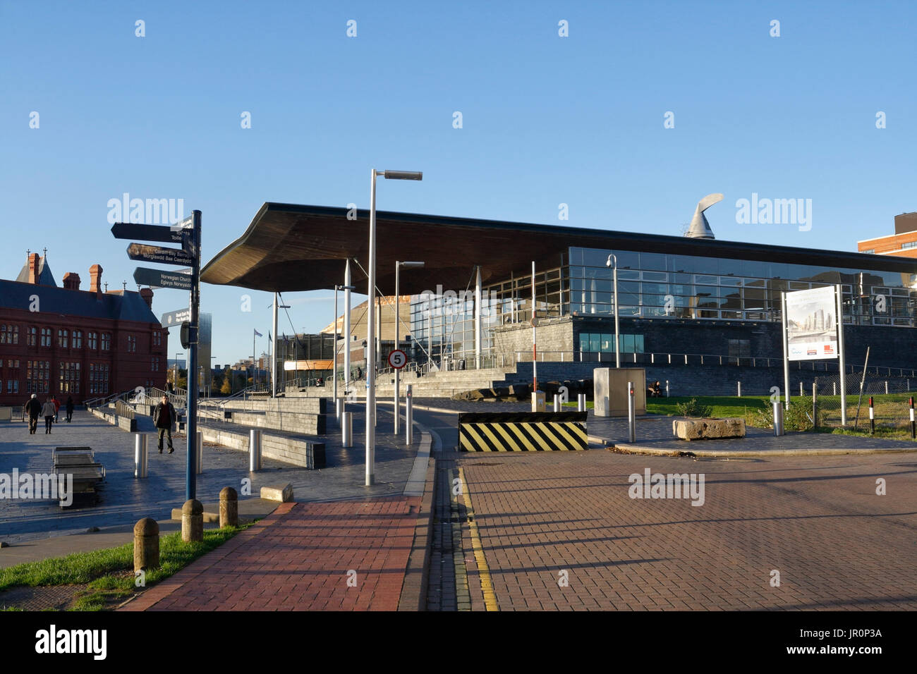 Welsh assembly senedd building hi-res stock photography and images - Alamy