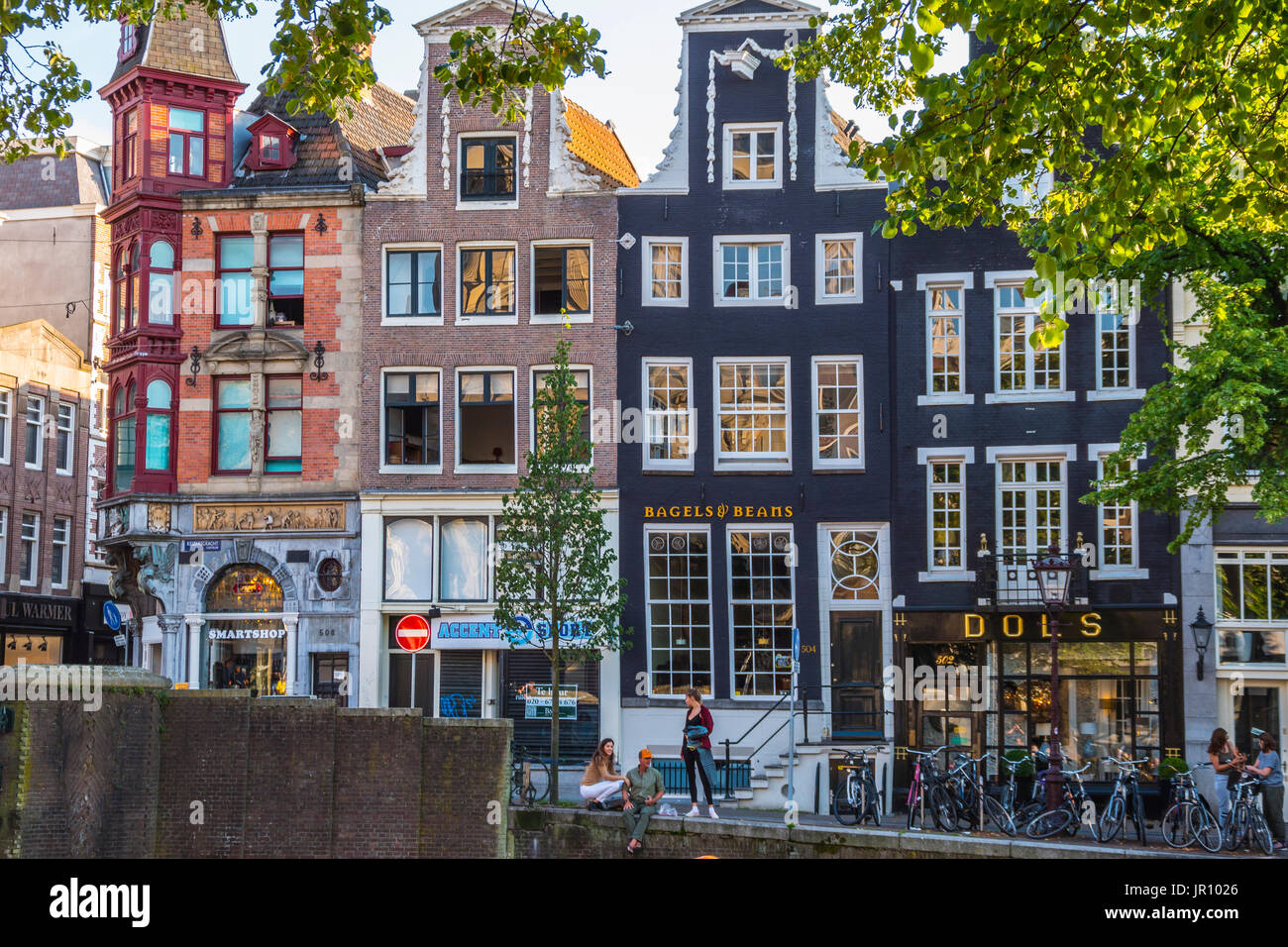 The beautiful canal area in Amsterdam - perfect place to relax ...