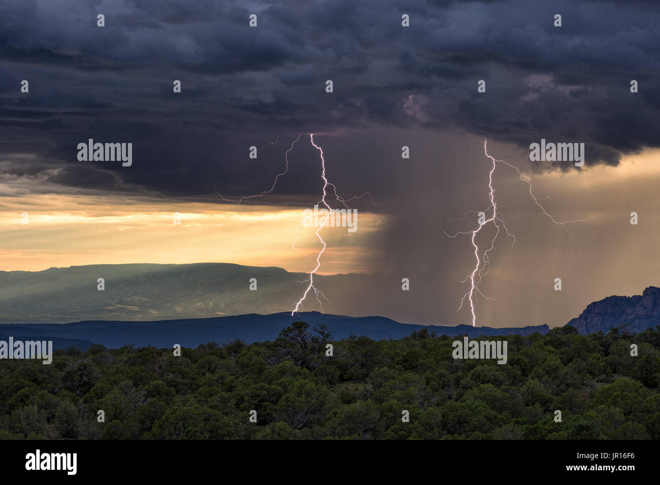Summer lightning storm over Sedona, Arizona Stock Photo - Alamy