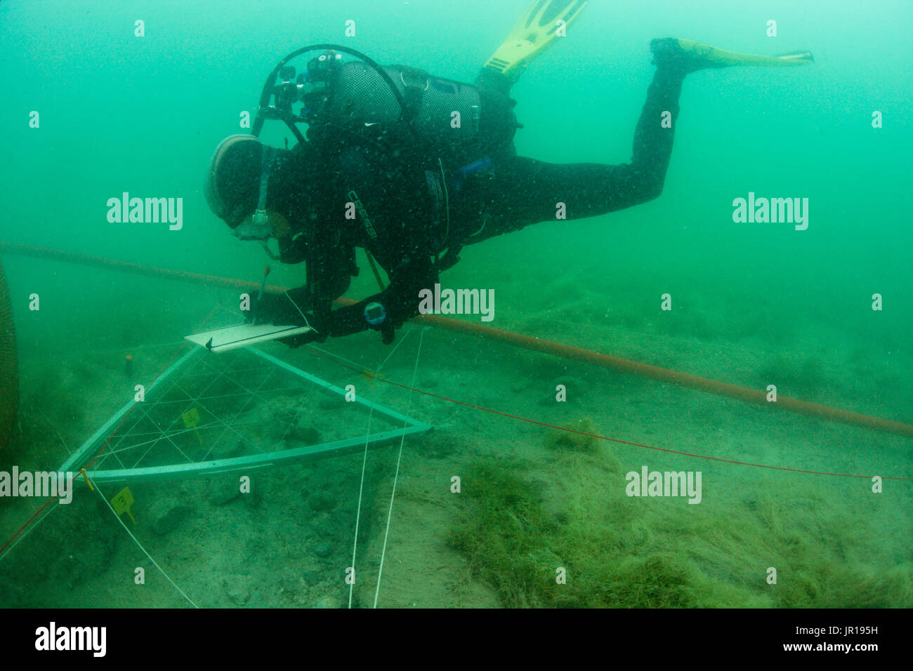 Sketch and positioning of objects in each excavation triangle ...