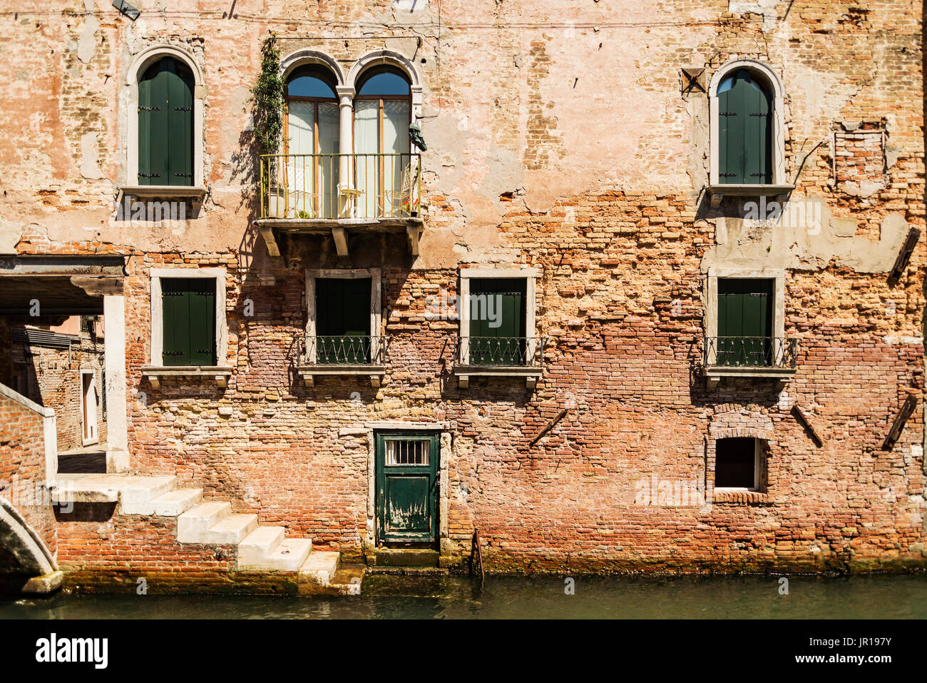Old Venice building Stock Photo - Alamy