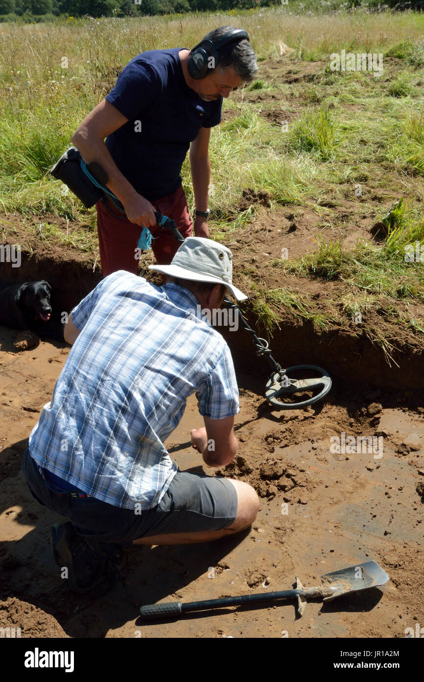 2017 Aylsham Roman Project - landowner Peter Purdy watches while ...
