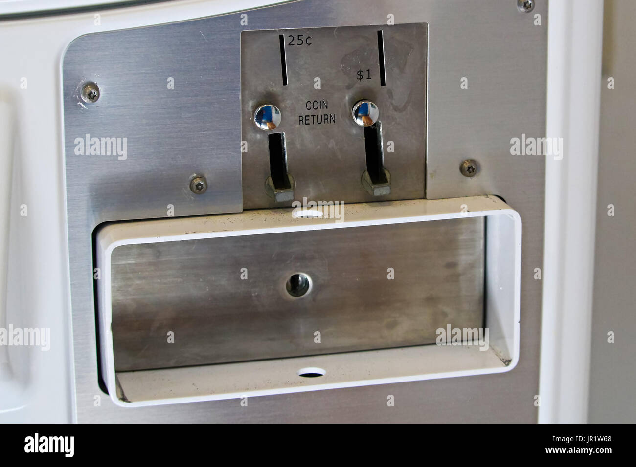 Return vending machine hi-res stock photography and images - Alamy