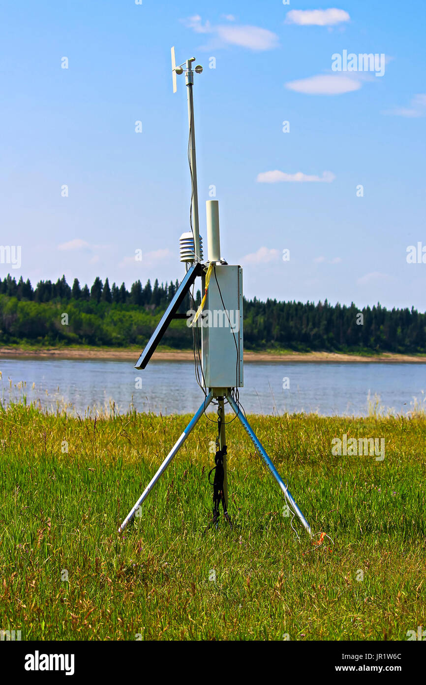 Remote automated weather station hi-res stock photography and images ...