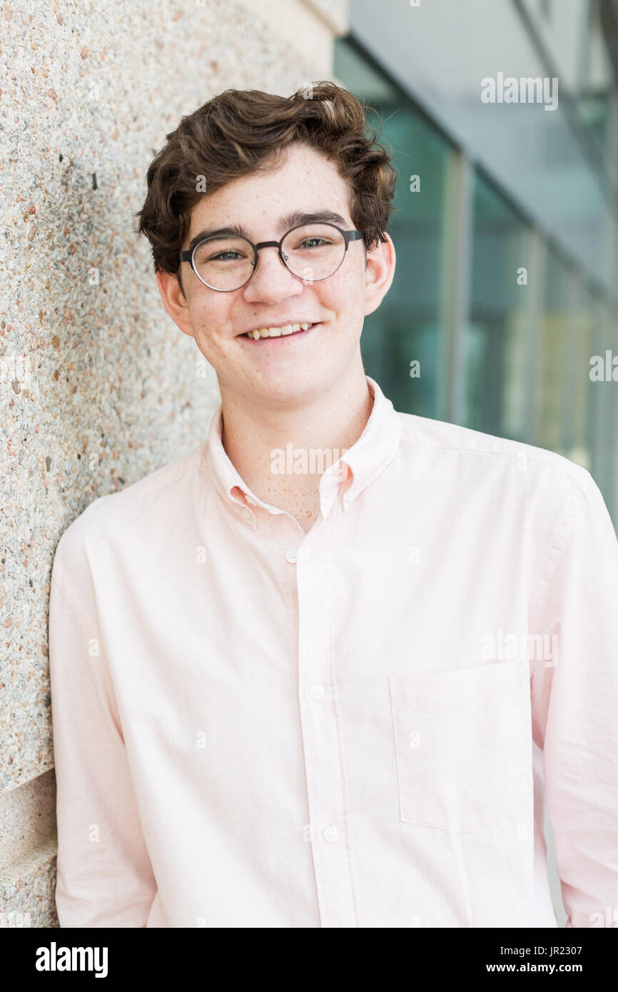 16 year old high school senior hi-res stock photography and images - Alamy