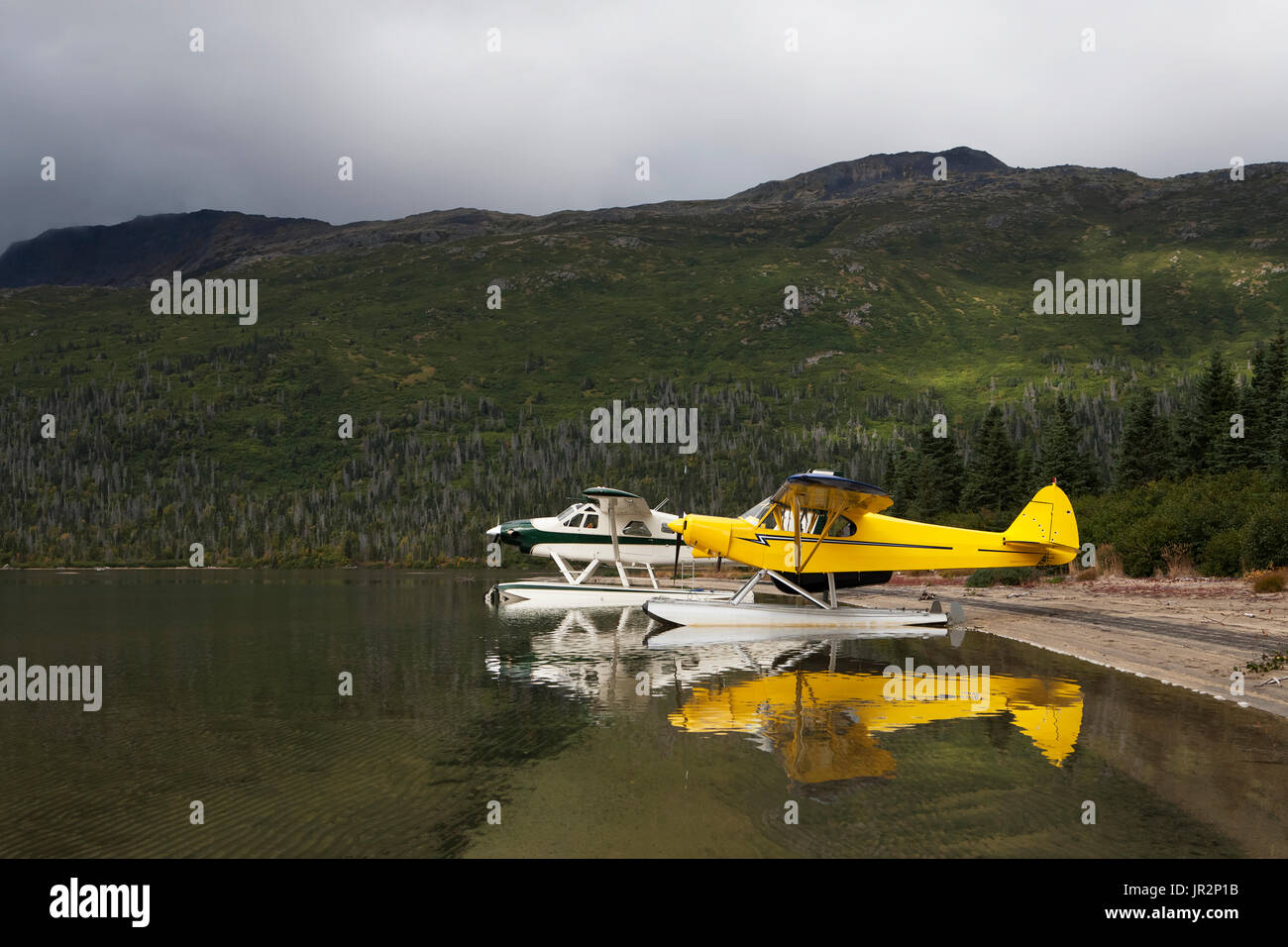 Piper Pa-18 Super Cub Moored Along A Shoreline In Southwest Alaska, USA ...