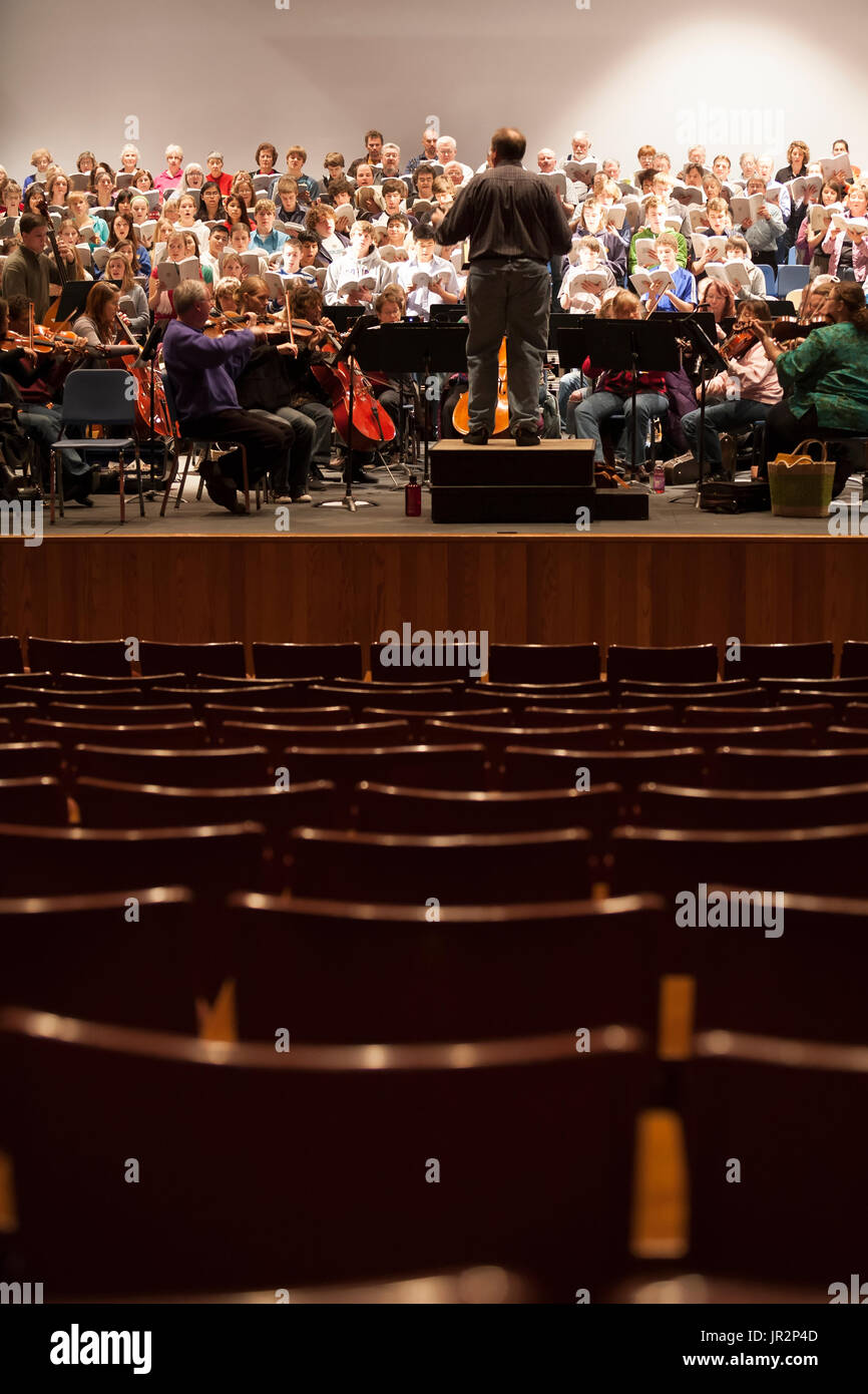 Boys choir and director hi-res stock photography and images - Alamy