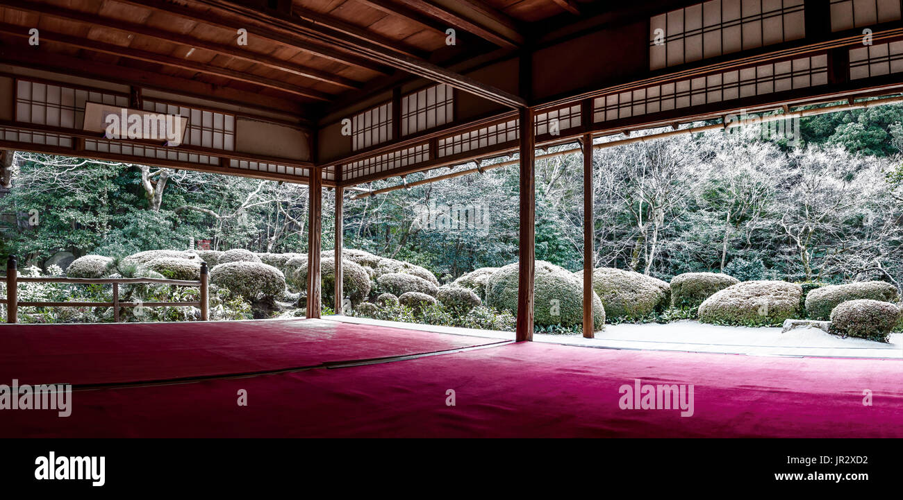 Shisendo Temple garden in winter - Japan Stock Photo - Alamy