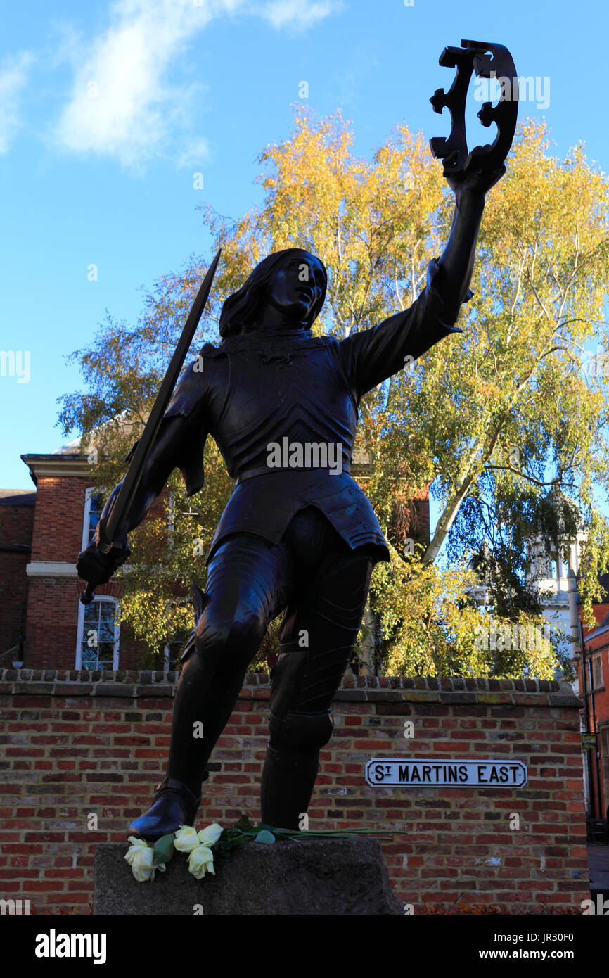 King richard iii statue leicester hi-res stock photography and images ...