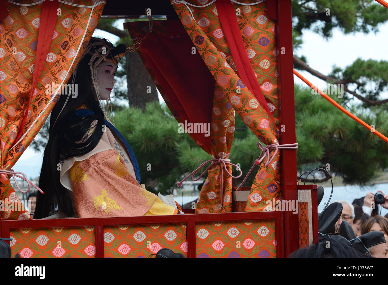 Beautiful japanese girl hi-res stock photography and images - Alamy