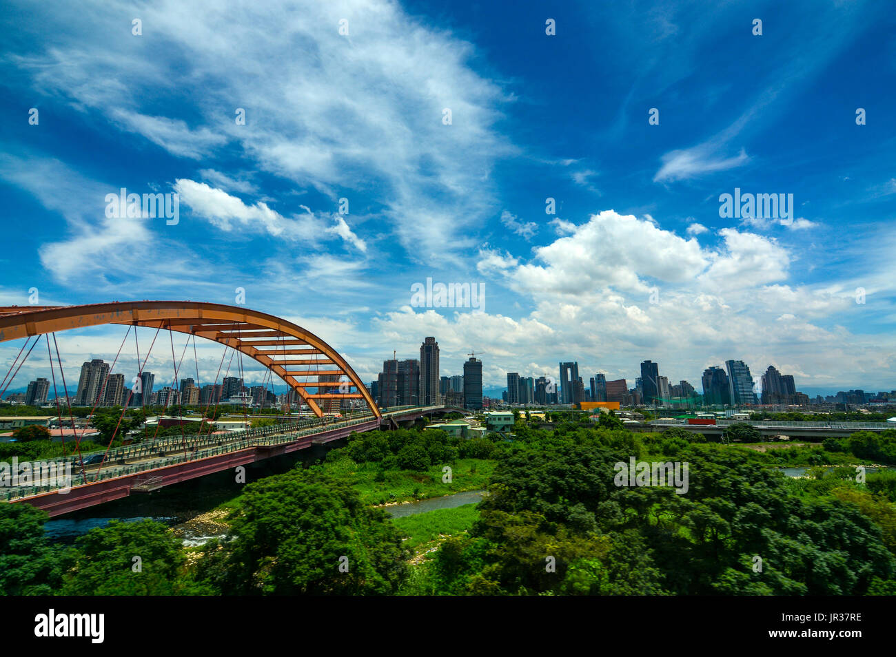 Hongyang bridge and highway at the entrance to Taichung City, Taiwan ...