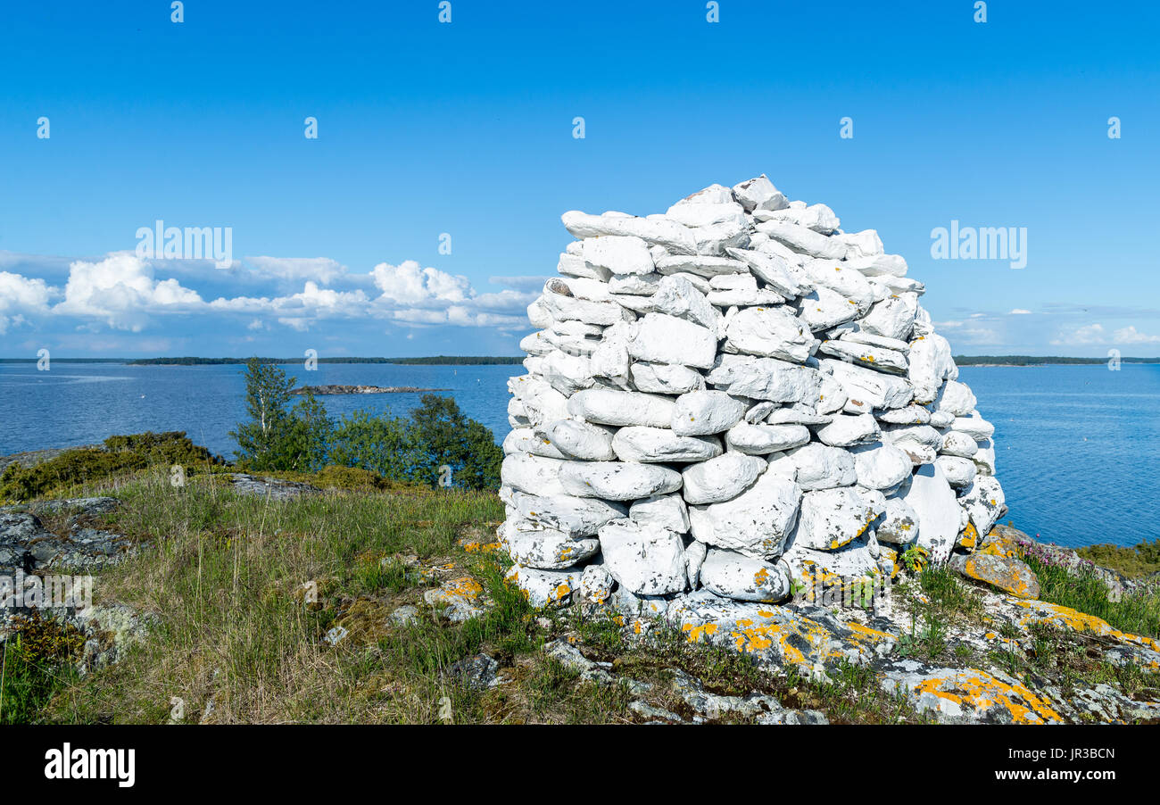 Pile of white rocks Stock Photo - Alamy