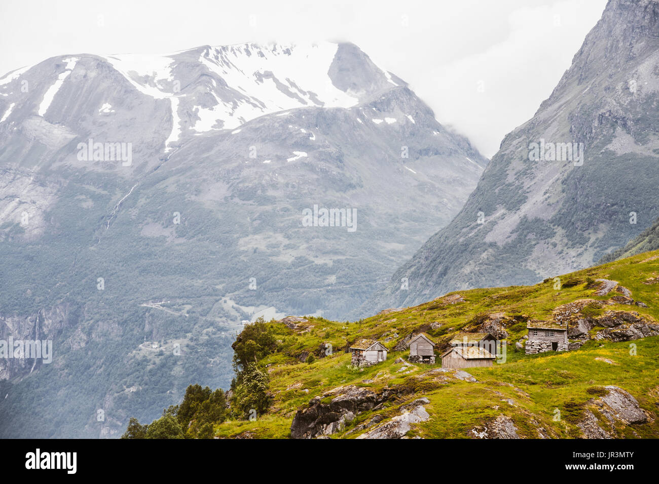 Hill farm hi-res stock photography and images - Alamy