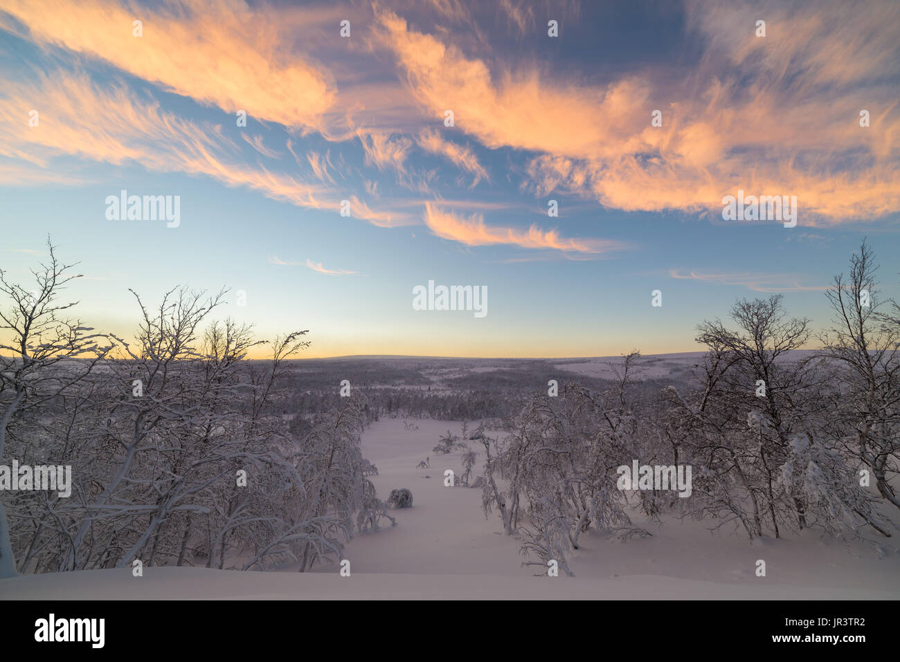 Arctic blue sky snow hi-res stock photography and images - Alamy