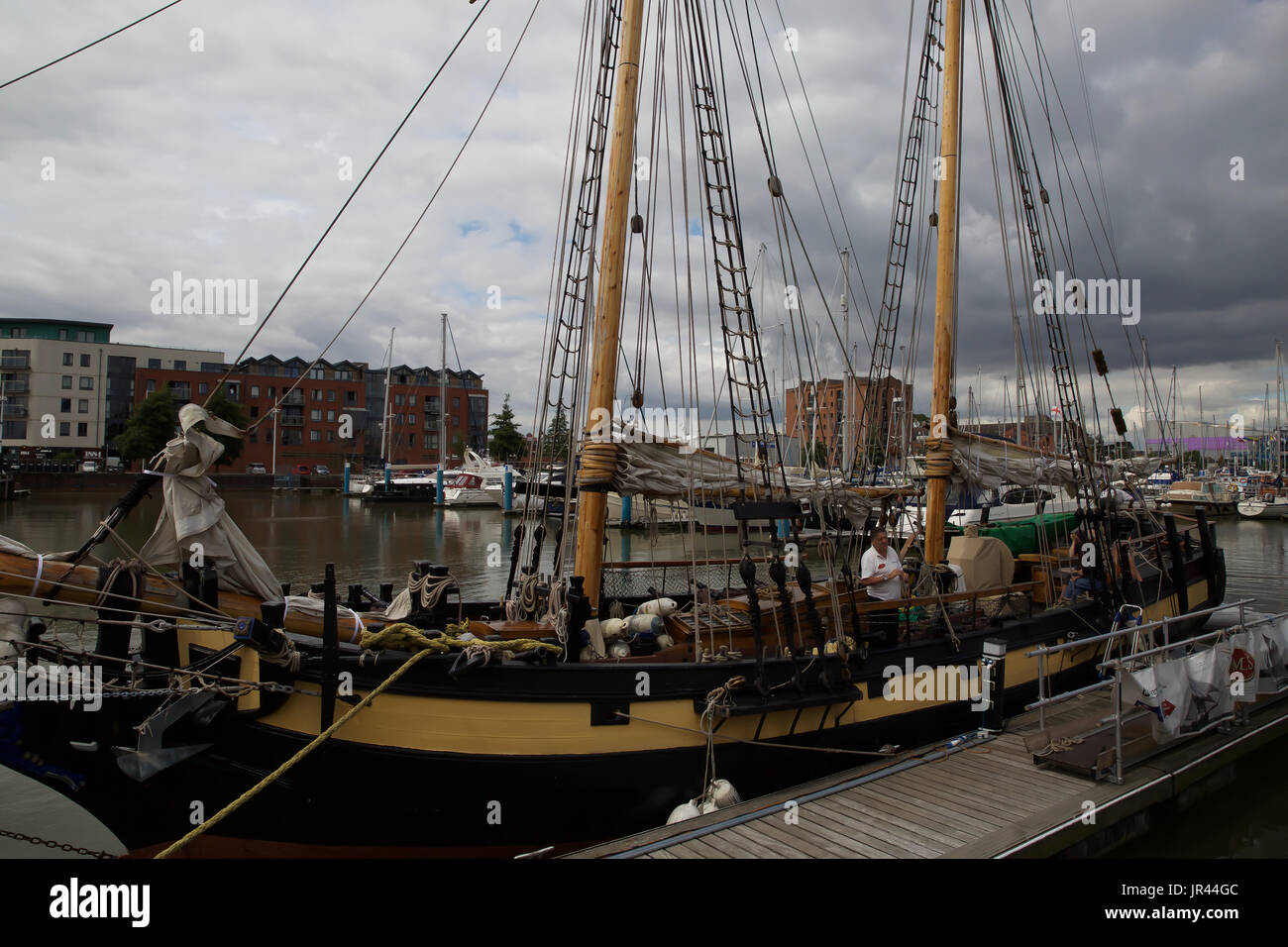 Kingston upon hull dockside hi-res stock photography and images - Alamy