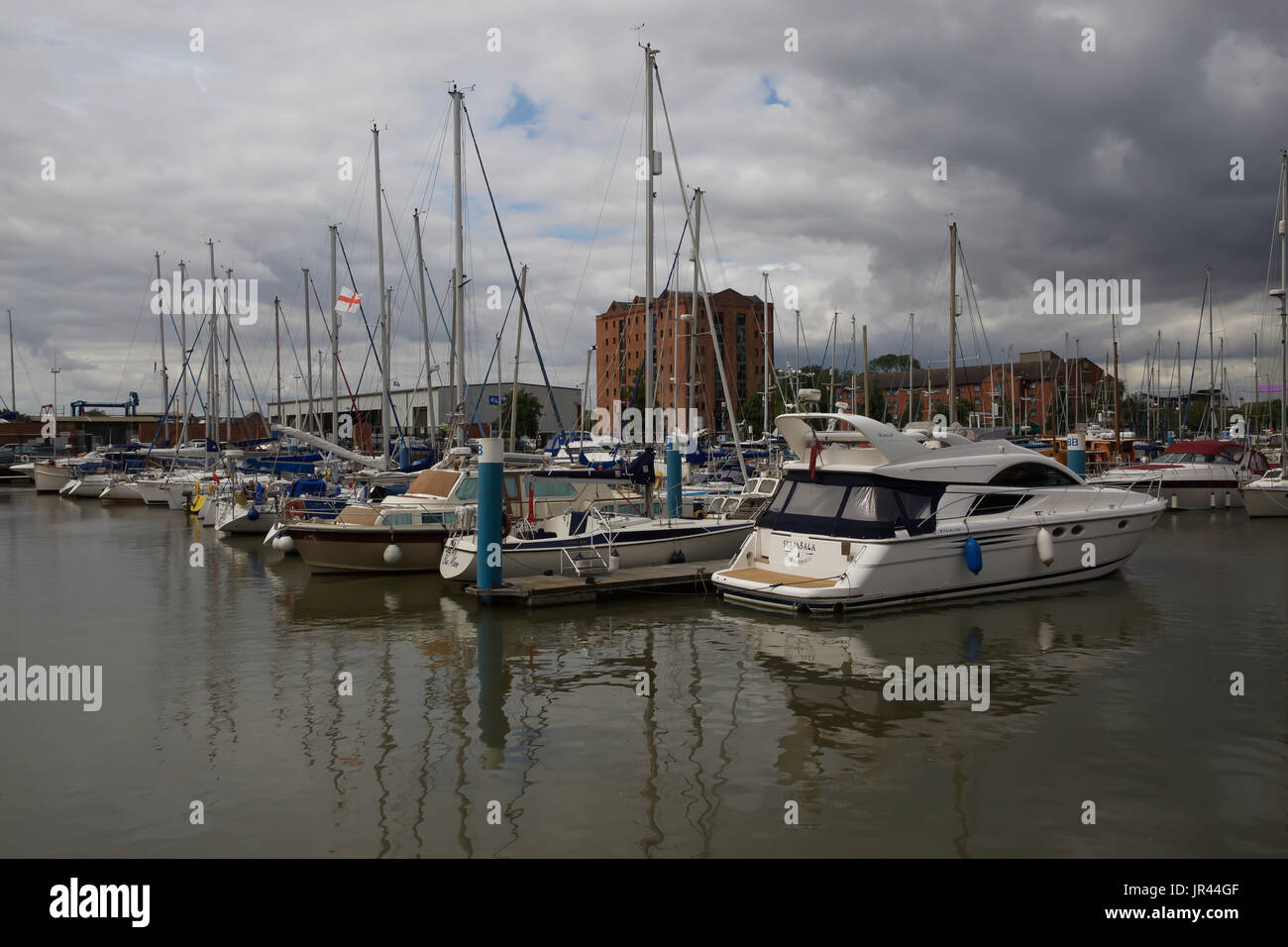 Hull Marina and humber dock in Kingston Upon Hull Stock Photo - Alamy