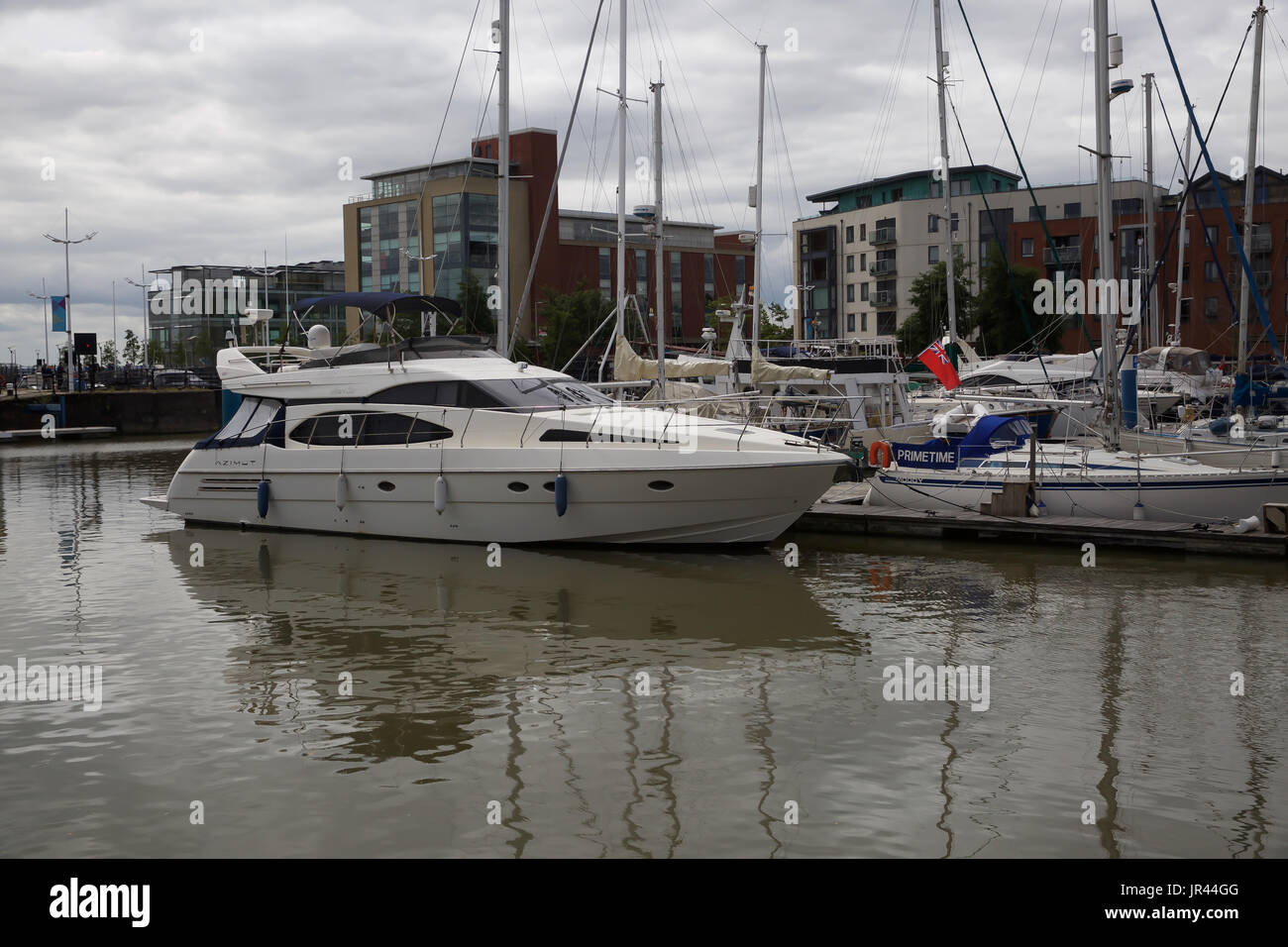 Hull Marina and humber dock in Kingston Upon Hull Stock Photo - Alamy