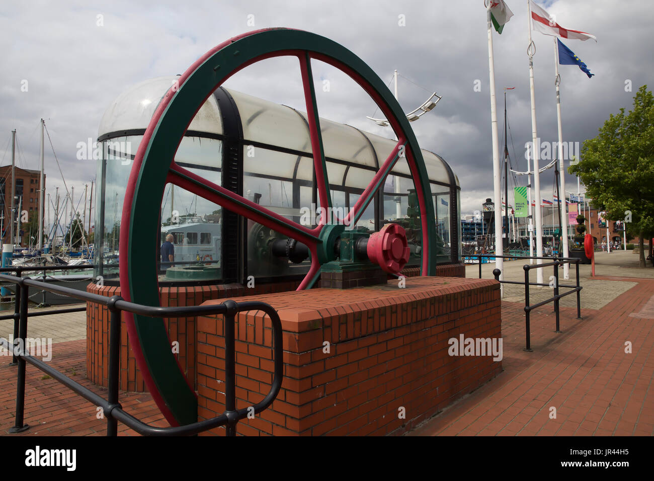 Kingston upon hull dockside hi-res stock photography and images - Alamy