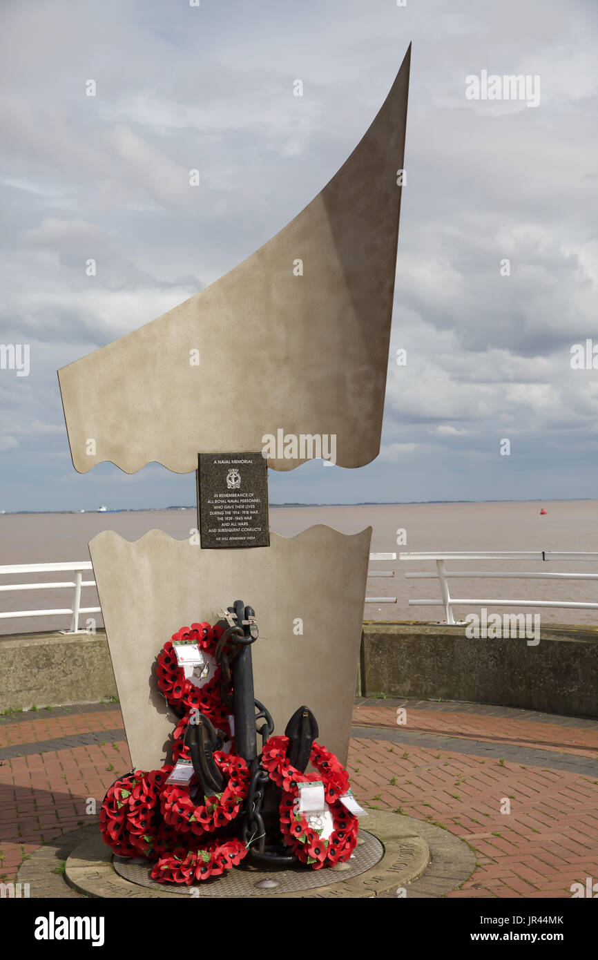 Maritime memorial in Kingston Upon Hull Stock Photo - Alamy