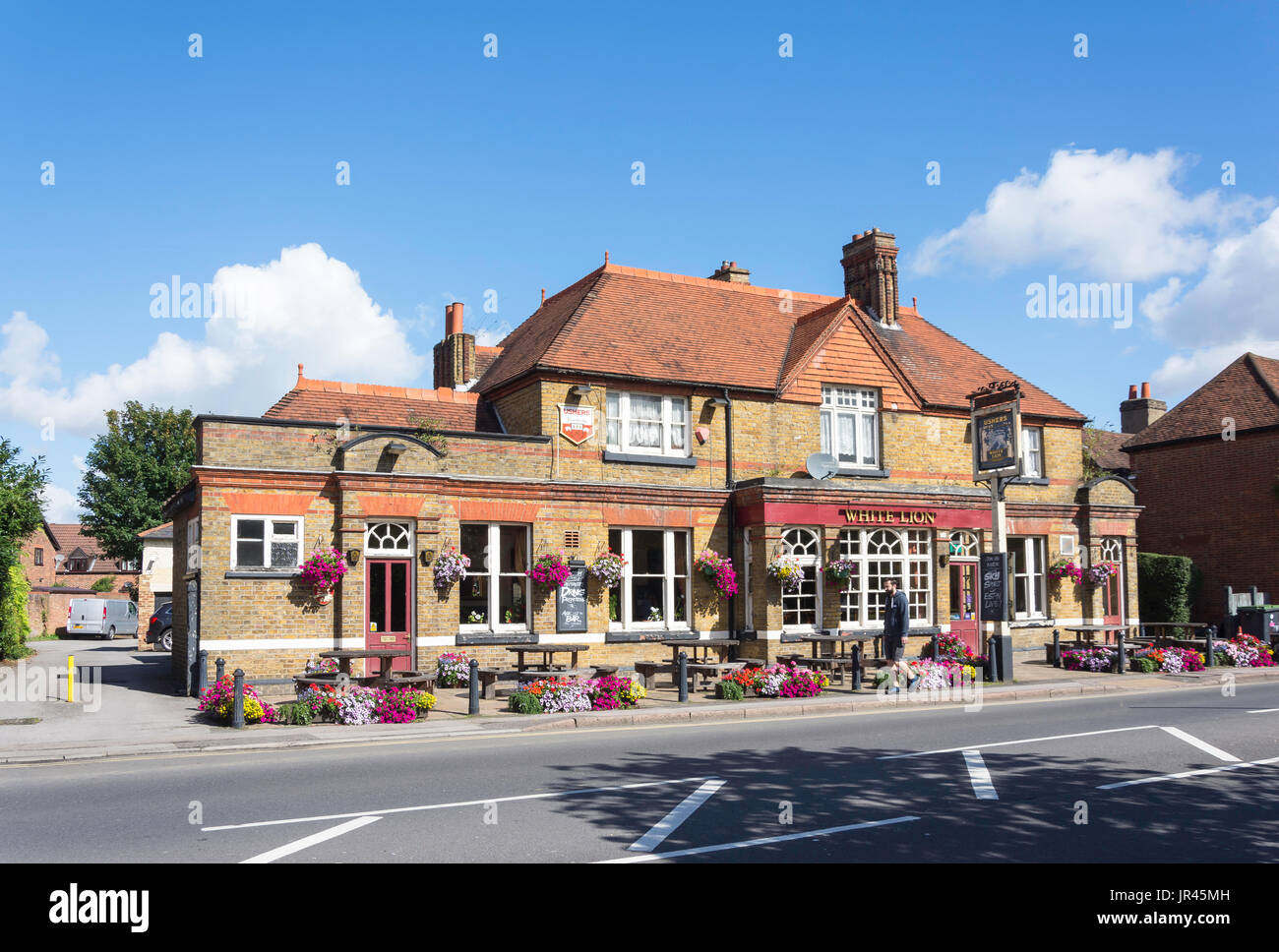 The White Lion Pub, High Street, Egham, Surrey, England, United Kingdom ...