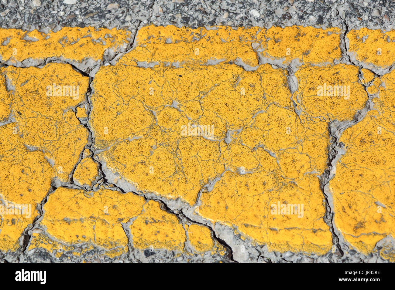 Asphalt road texture yellow stripe hi-res stock photography and images ...