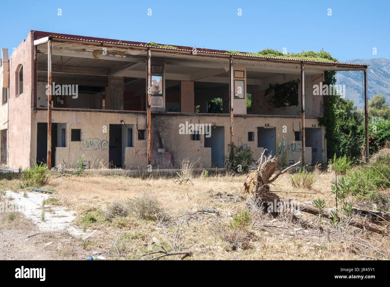 Empty hotel falling down building hi-res stock photography and images ...