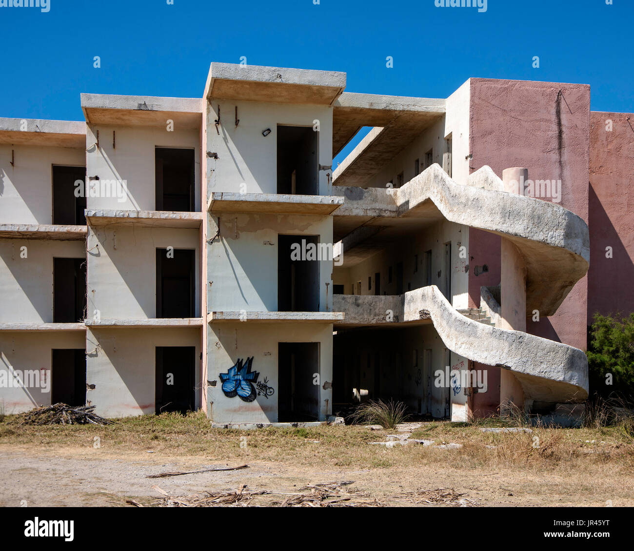 Empty hotel falling down building hi-res stock photography and images ...