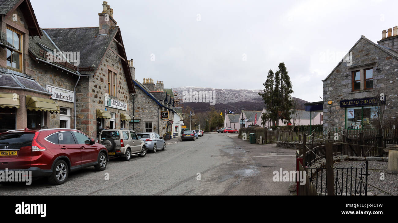 Braemar scotland village hi-res stock photography and images - Alamy