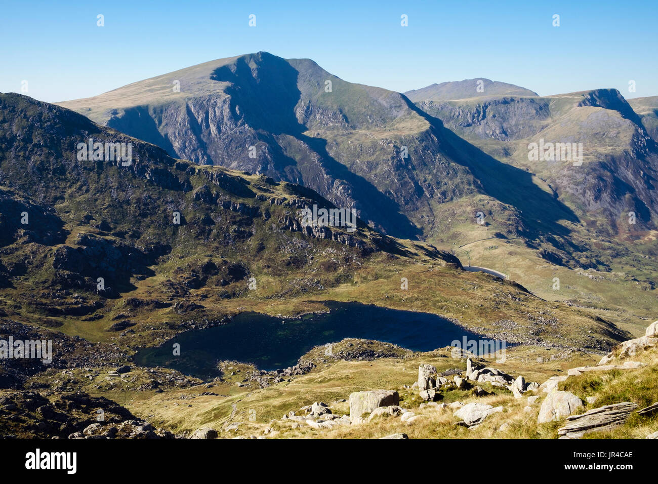 View from Tryfan to Llyn Bochlwyd with Y Gribin ridge and Y Garn ...