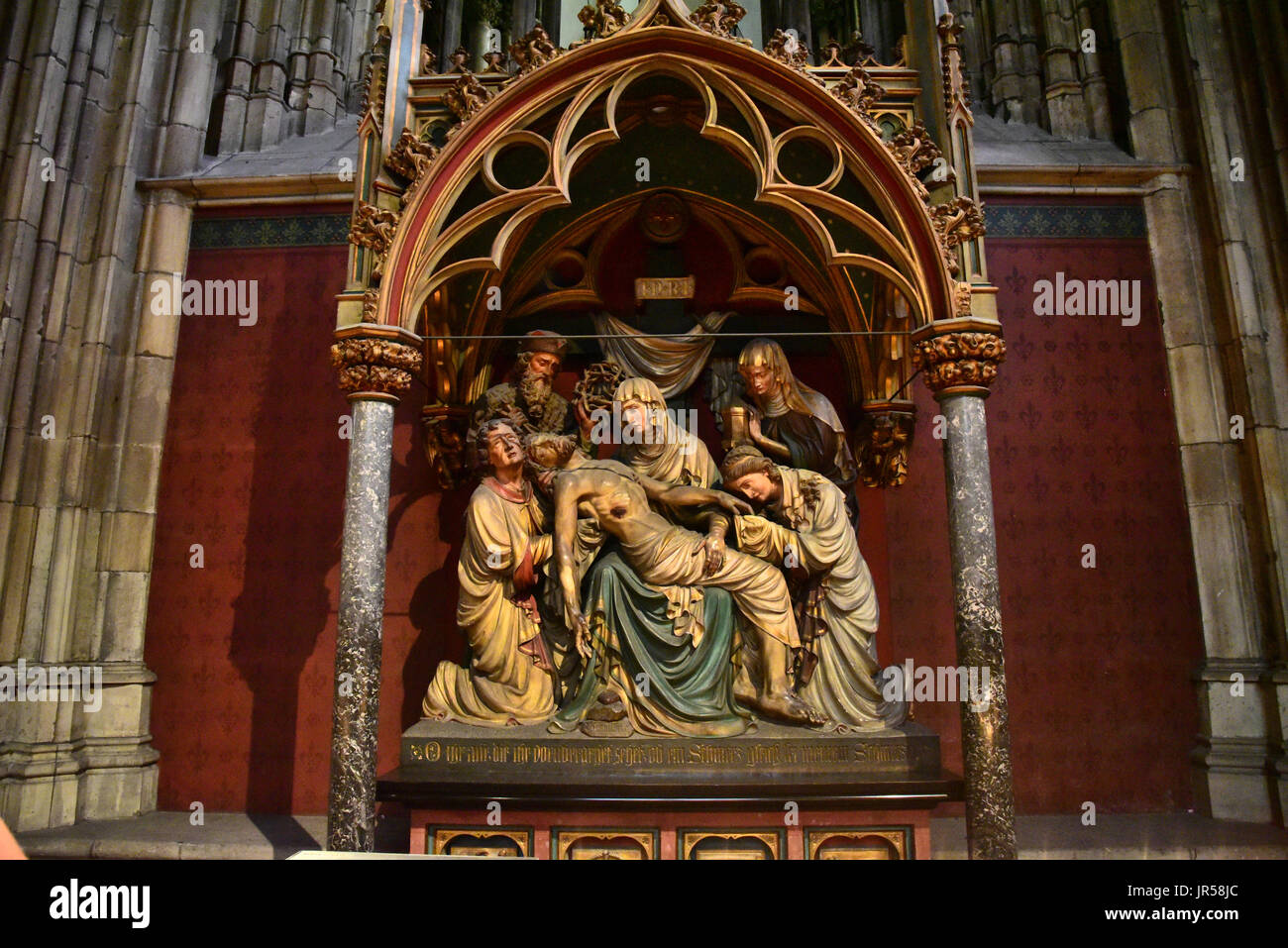 Inside cologne cathedral hi-res stock photography and images - Alamy