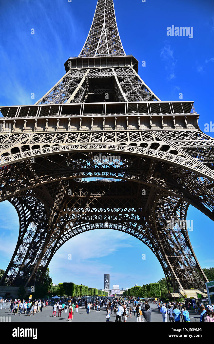 Eiffel tower bottom detail hi-res stock photography and images - Alamy
