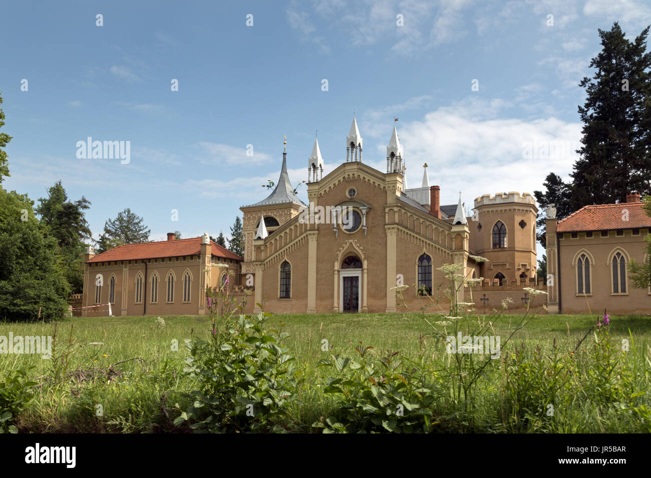 Gothic house hi-res stock photography and images - Alamy