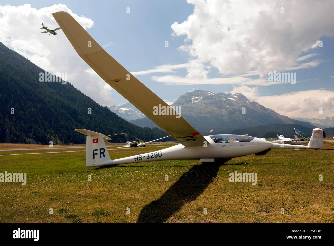Power gliders hi-res stock photography and images - Alamy