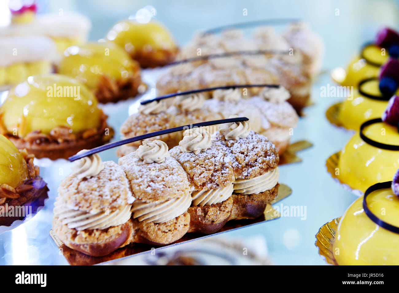 French gateaux hi-res stock photography and images - Alamy