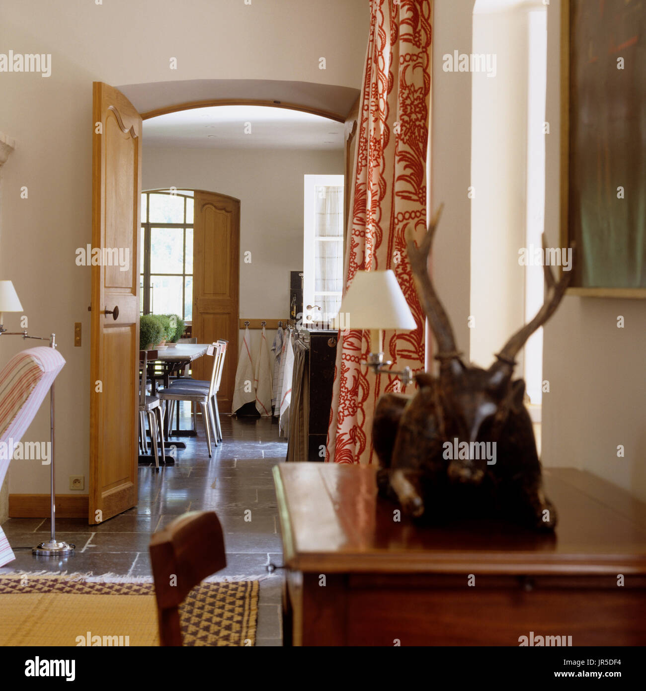 Doorway style hi-res stock photography and images - Alamy