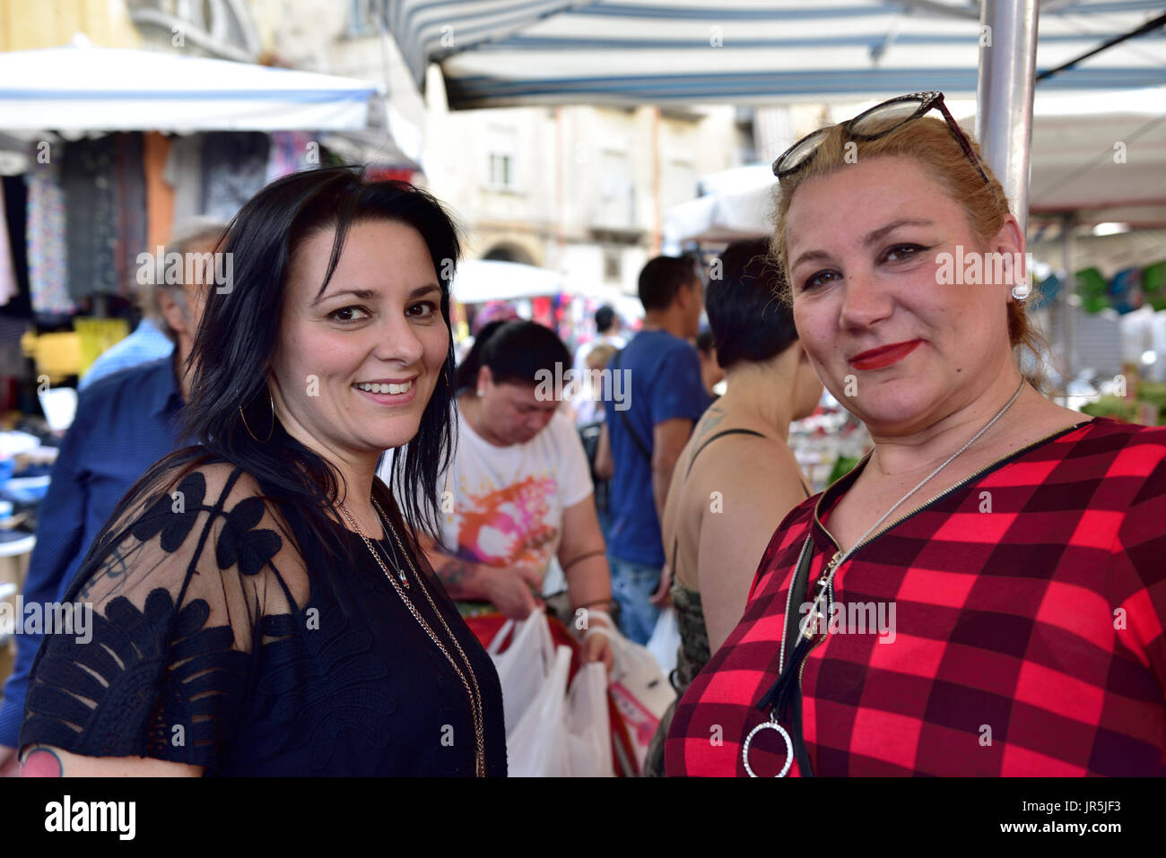 Italian market women hi-res stock photography and images - Alamy
