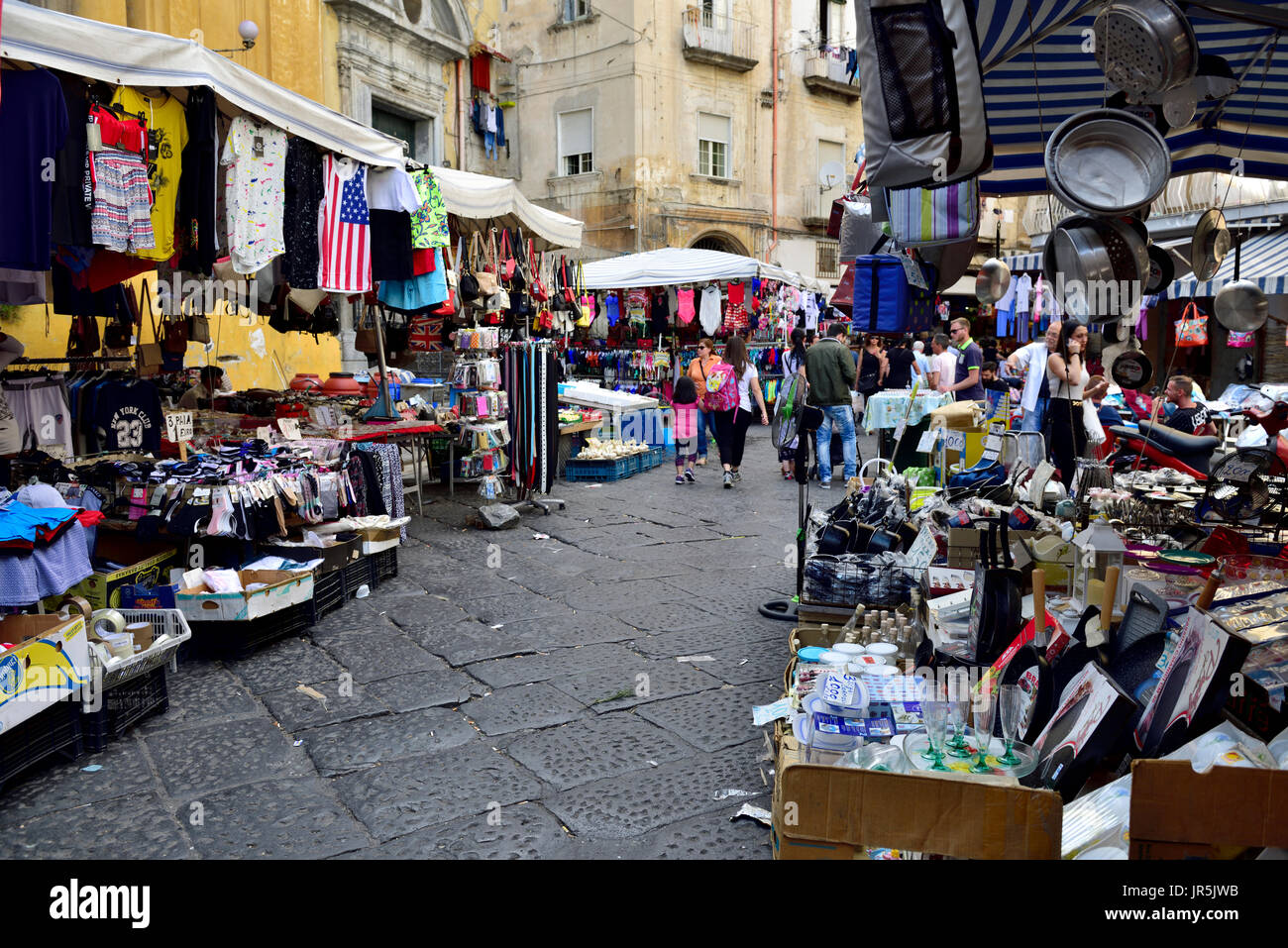 European Open Air Market Stock Photos & European Open Air Market Stock ...