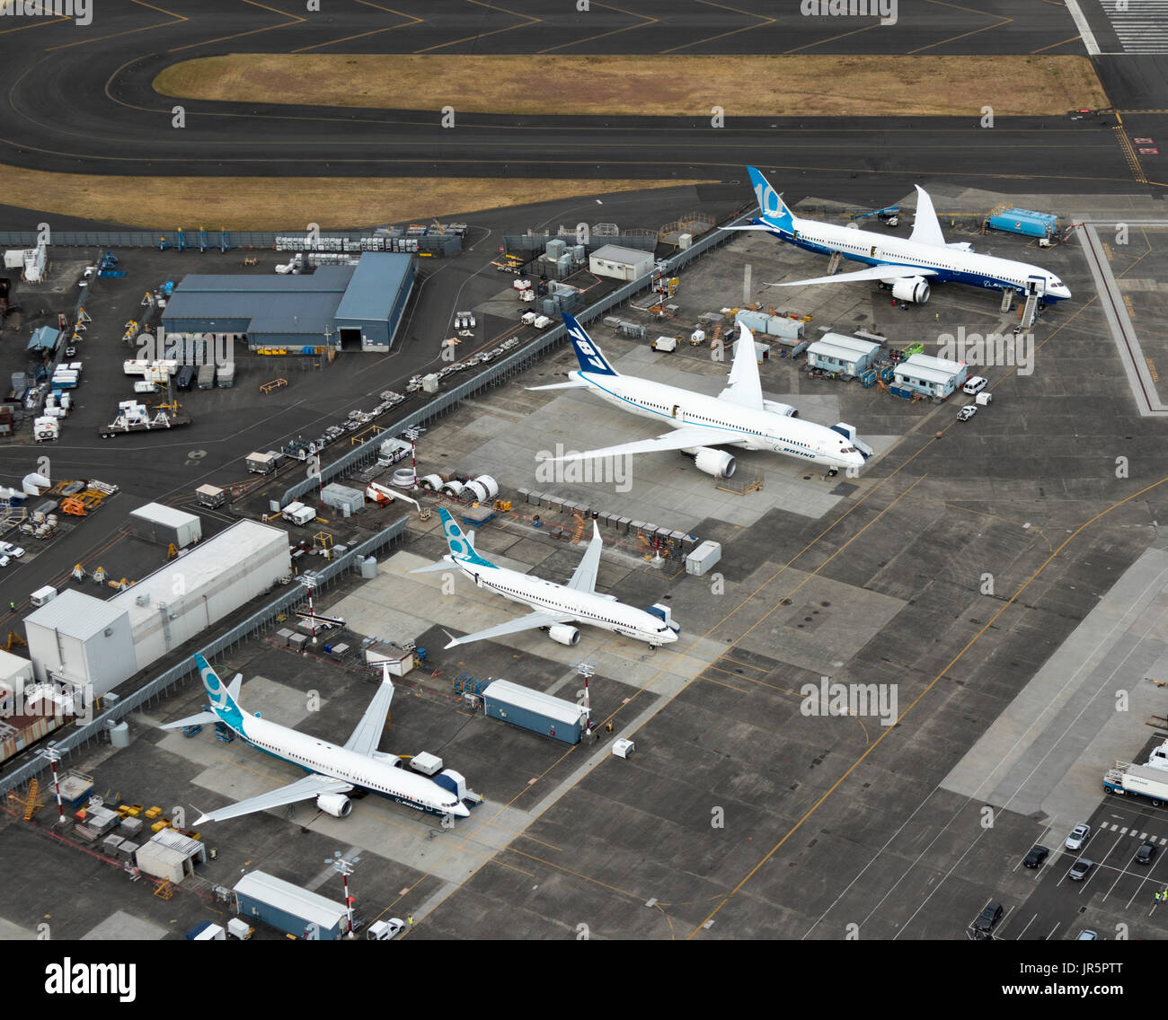 Boeing 787 Dreamliner and 737 aircraft under construction, Boeing Field ...