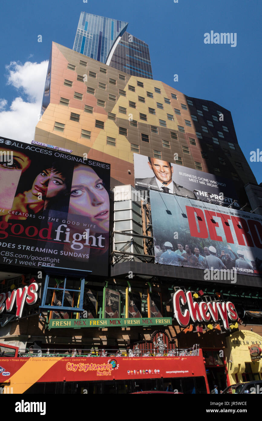 Vibrant shot times square hi-res stock photography and images - Alamy