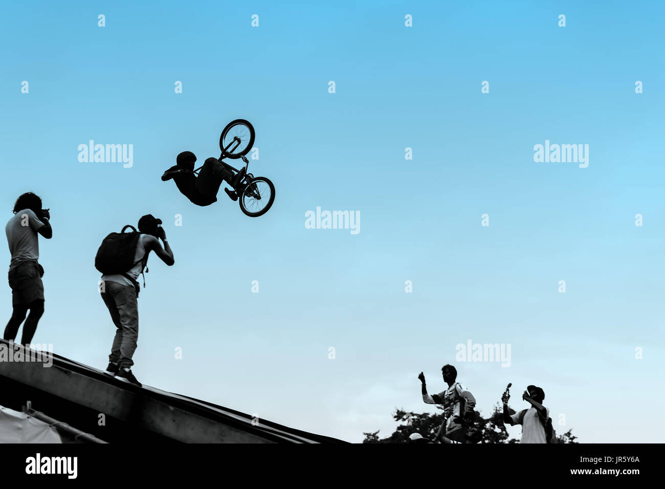 Bmx cyclists hi-res stock photography and images - Alamy