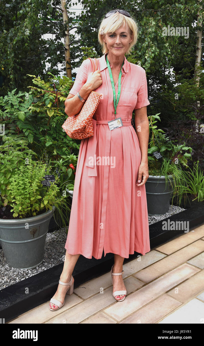 Tv presenter jane moore hi-res stock photography and images - Alamy