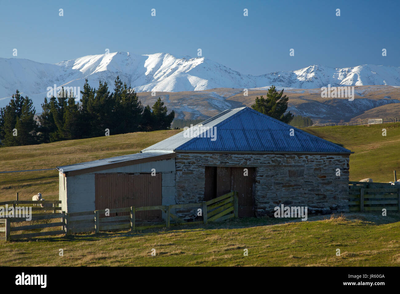 Old stone farm building, Wedderburn, Maniototo, Central Otago, South ...