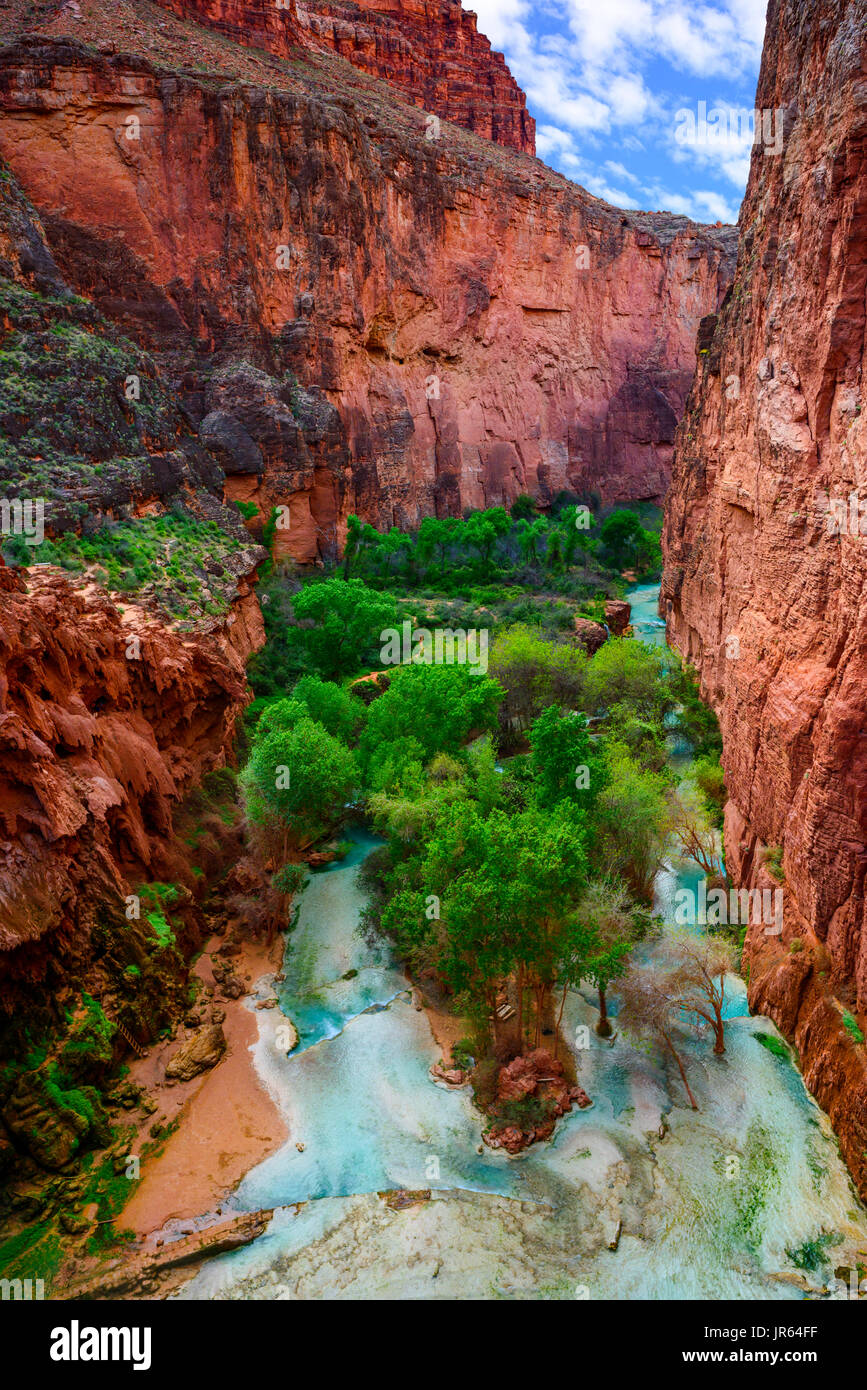 Desert creek hi-res stock photography and images - Alamy