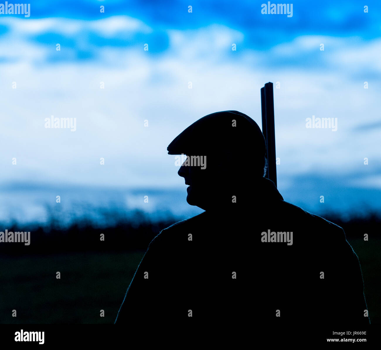 Shadow of man shooting hi-res stock photography and images - Alamy