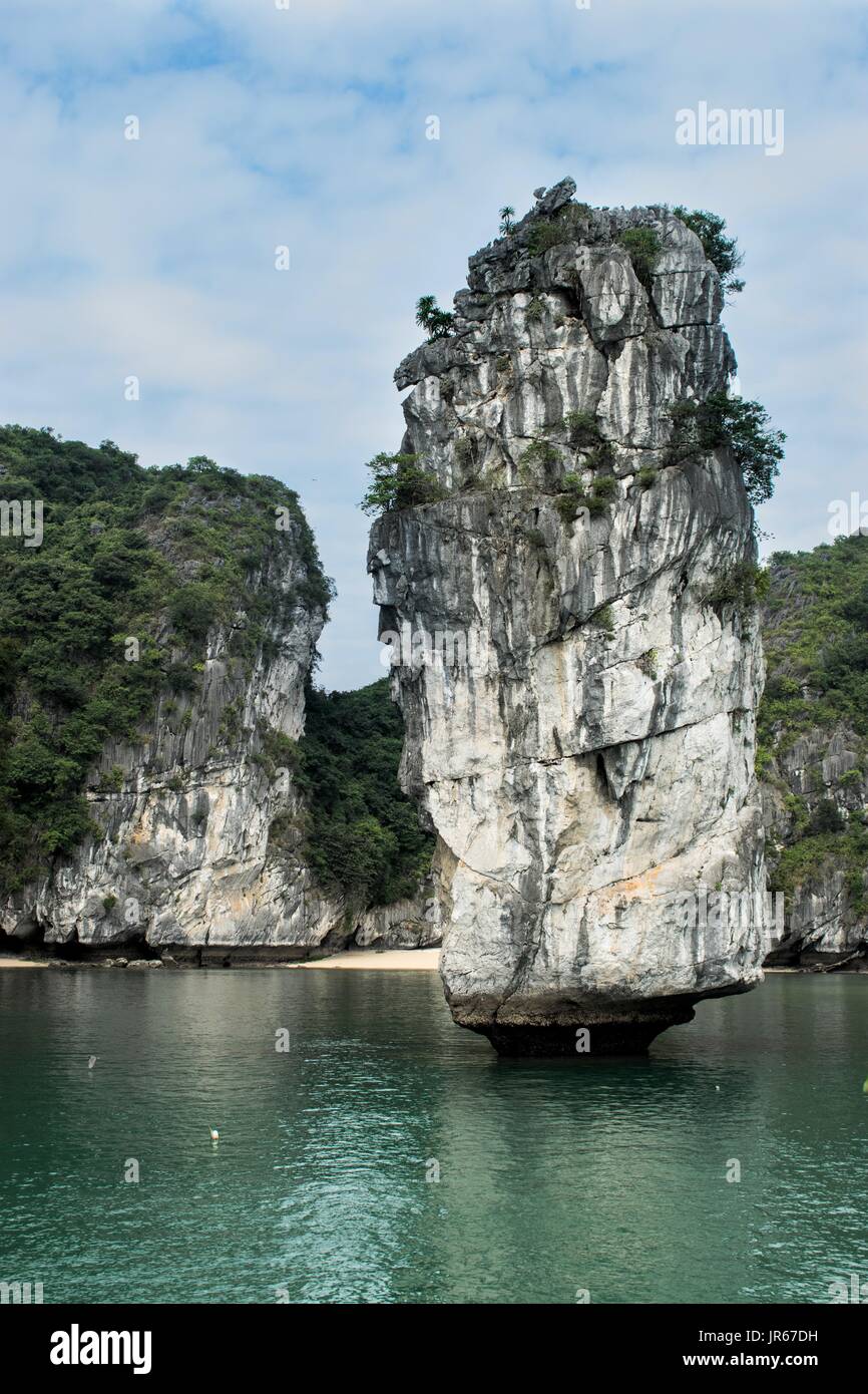 Ha long bay Stock Photo - Alamy