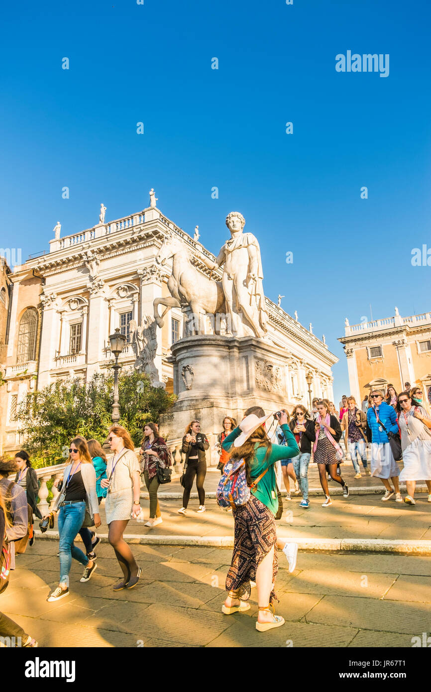 Photographing the sights hi-res stock photography and images - Alamy