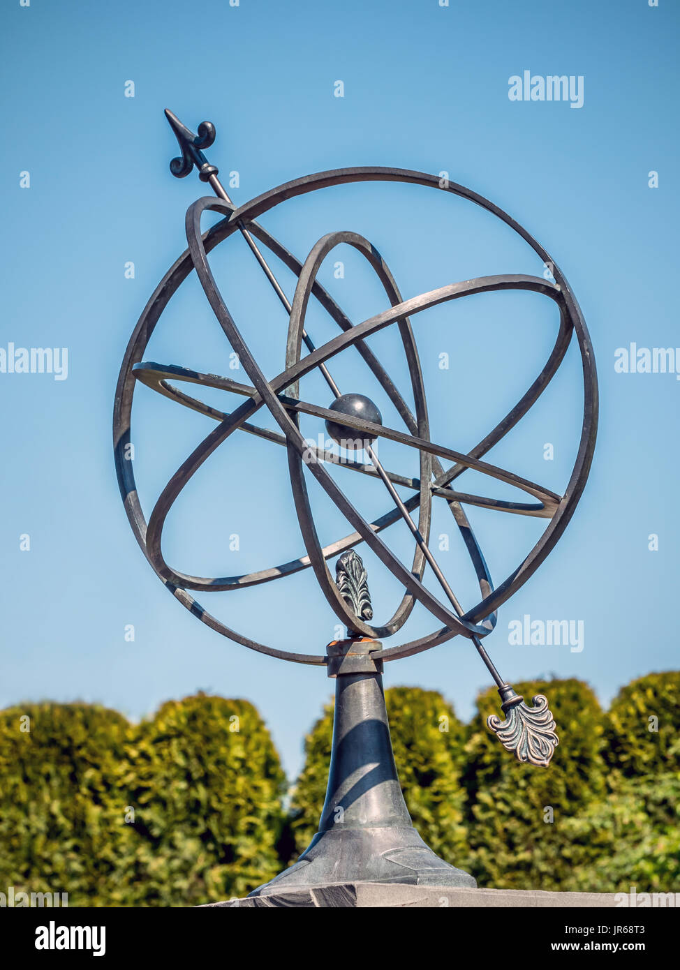 Clock in the garden hi-res stock photography and images - Alamy