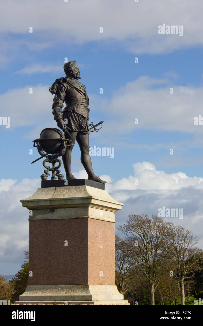 Statue of Sir Francis Drake on Plymouth Hoe, Devon, England, UK Stock ...