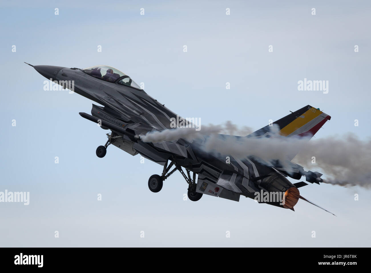 Lockheed martin f 16 fighting falcon hi-res stock photography and ...
